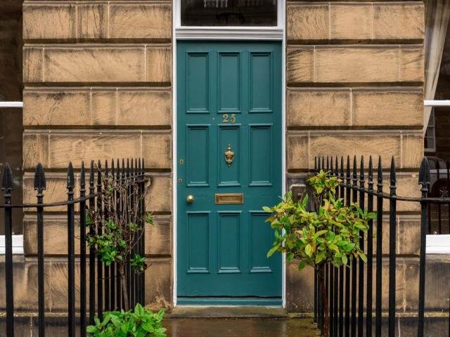 Danube Street, Edinburgh, 2 bed flat to rent £1,795 pcm £414 pw