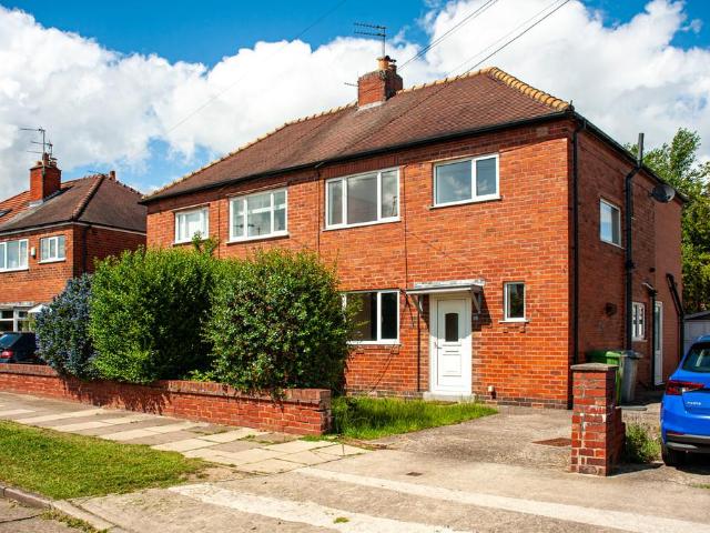 Danum Road, York YO10 3 bed semi detached house to rent £1,550 pcm £358 pw