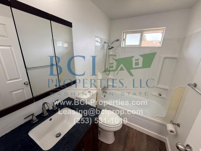 Dana Apts 1 Bedroom Apartment for Rent at 10902 Freiday St Sw, Lakewood, WA 98499 Lakeview