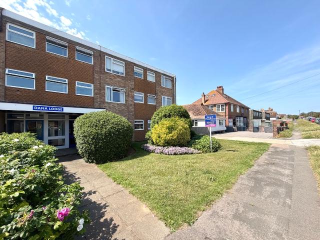 Dana Lodge, Peacehaven BN10, Studio to rent, £1,100 pcm | PrimeLocation
