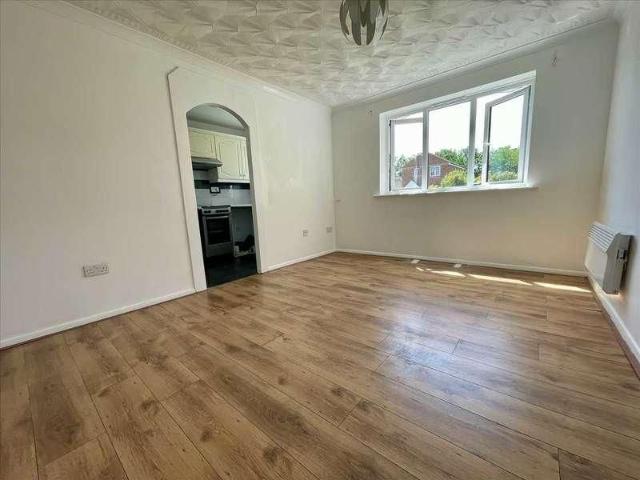 Danbury Crescent, South Ockendon, RM15
