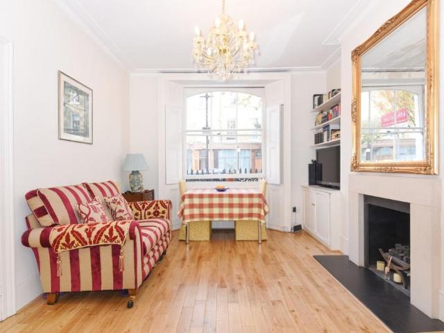Danbury Street, Islington, London, N1 1 bed flat to rent £2,600 pcm £600 pw