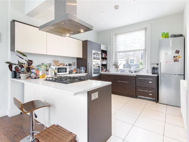 Danbury Street, London, Islington 4 bed maisonette to rent £5,500 pcm £1,269 pw