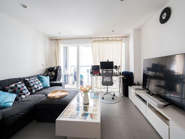 Dance Square, Clerkenwell, London EC1V, 1 bed flat to rent, £3,000 pcm | PrimeLocation