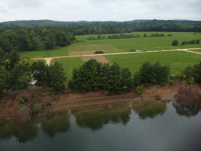Dancing Eagle Ln, Clifton, TN 38425