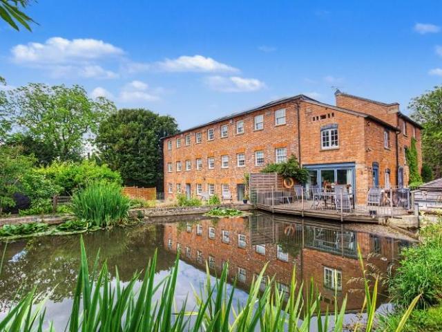 Dandridges Mill, East Hanney 3 bed apartment to rent £3,250 pcm £750 pw