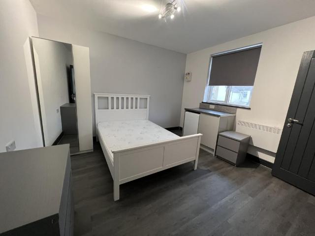Dane Road, Southall 9 bed terraced house to rent £7,000 pcm £1,615 pw