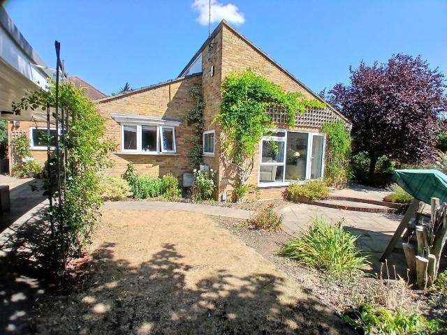 Danecote, Knebworth SG3, 4 bed bungalow to rent, £2,995 pcm | PrimeLocation