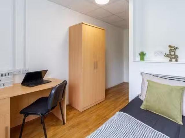 Danesgate House Bronze Ensuite