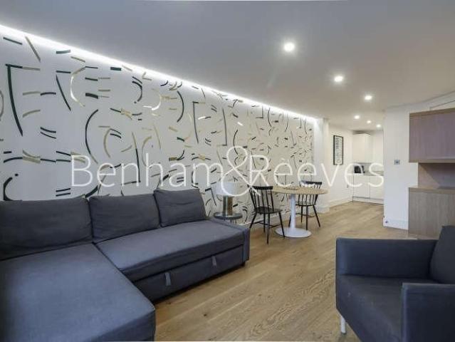 Danestone Court, Aldgate East, E1