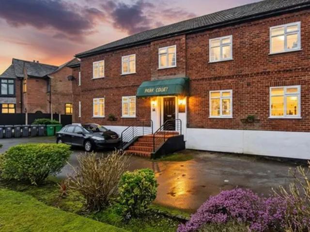 Danesway, Prestwich, M25 0ET, United Kingdom | 2 bed apartment for rent #165442501 | Rentberry