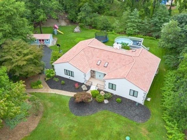 Daniel Ln, Kinnelon, Home For Sale