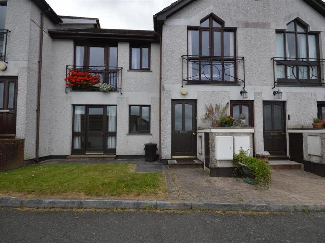 Daniell Court, Daniell Road 2 bed apartment to rent £1,175 pcm £271 pw