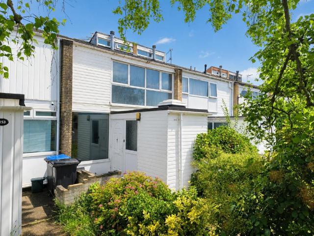 Daniells, Welwyn Garden City, AL7 3 bed terraced house to rent £1,550 pcm £358 pw