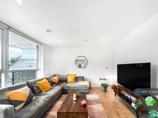 Danson Mews, London, SE17 2 bed flat to rent £3,150 pcm £727 pw