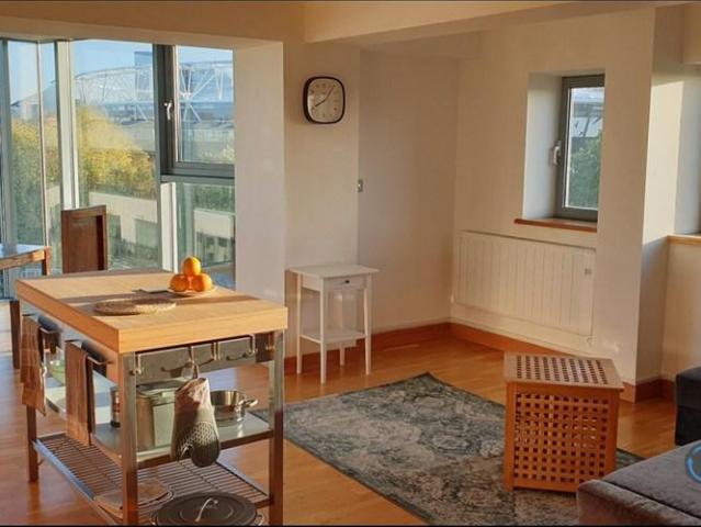 Dace Road, London, E3 2 bed flat to rent £2,600 pcm £600 pw