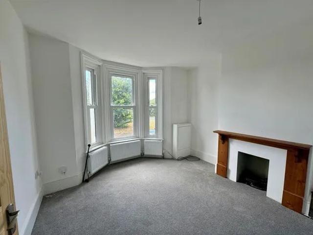 Dacre Gardens, Upper Beeding, Steynin. 3 bedroom terraced house to rent