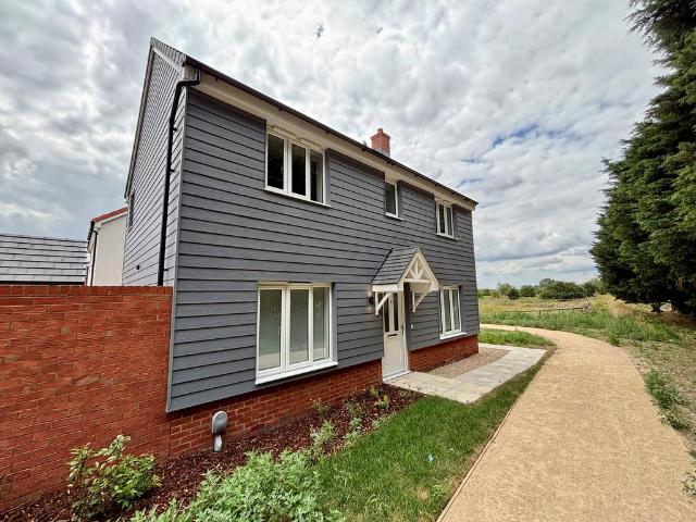 Daffodil Close, Lakenheath, Brandon 3 bed detached house to rent £1,550 pcm £358 pw