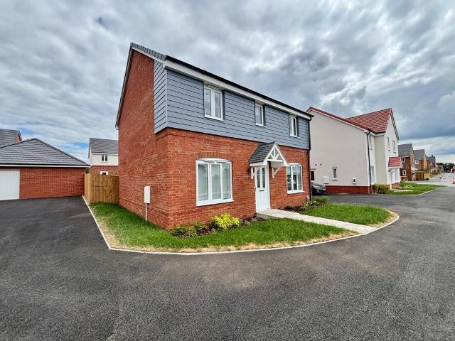 Daffodil Close, Lakenheath, Brandon 4 bed detached house to rent £1,850 pcm £427 pw