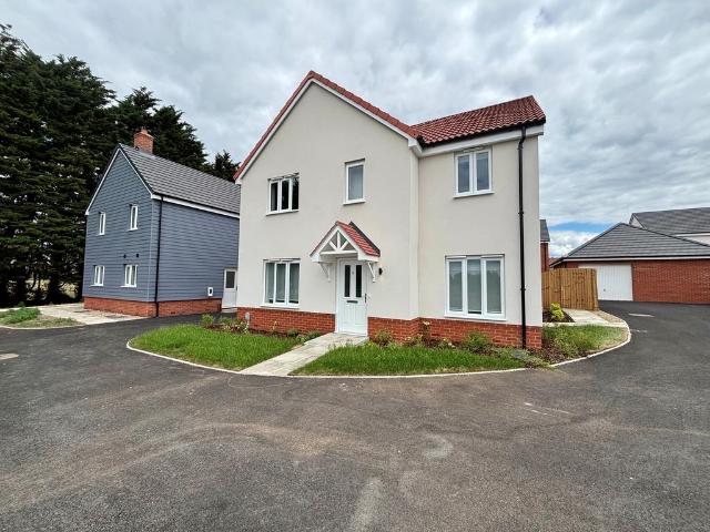 Violet Street, Lakenheath 4 bed detached house to rent £2,300 pcm £531 pw