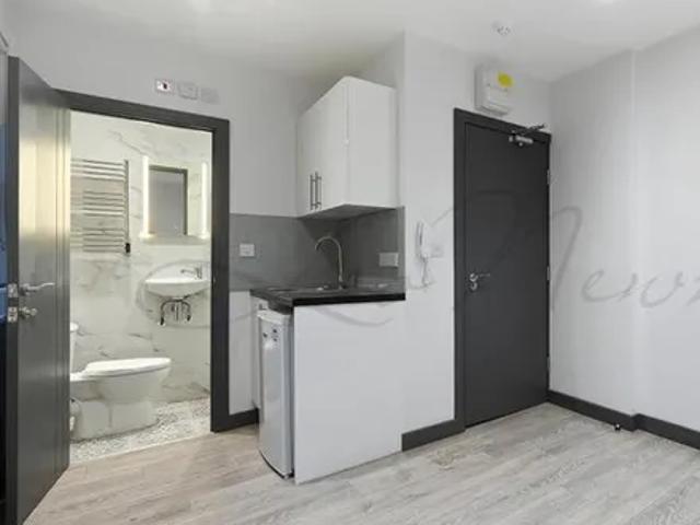 Dafforne Road, London, SW17 8TZ, United Kingdom | Room for rent #140228778 | Rentberry