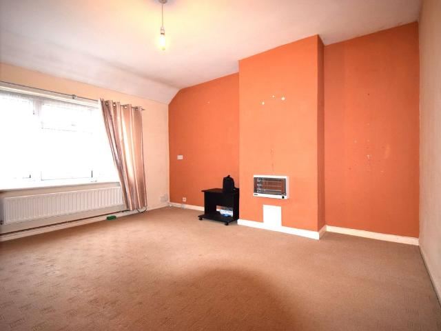 Dagenham RM8, 1 bed flat to rent, £1,450 pcm | PrimeLocation