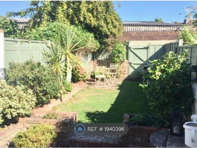 Dagmar Street, Worthing BN11, 2 bed terraced house to rent, £1,650 pcm | PrimeLocation