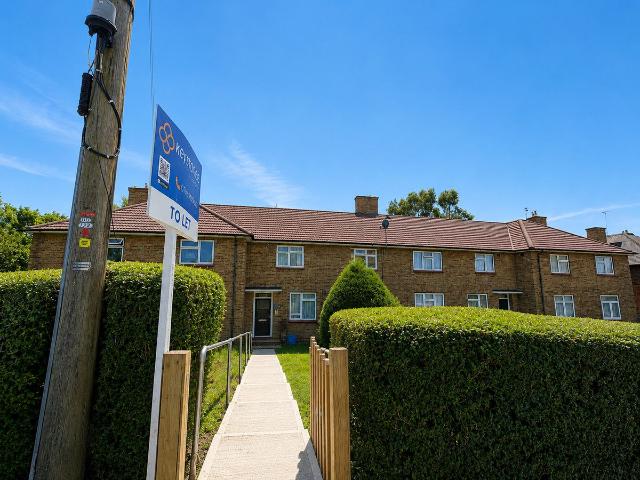 Dagnam Park Gardens, Romford RM3, 1 bed flat to rent, £1,350 pcm | PrimeLocation