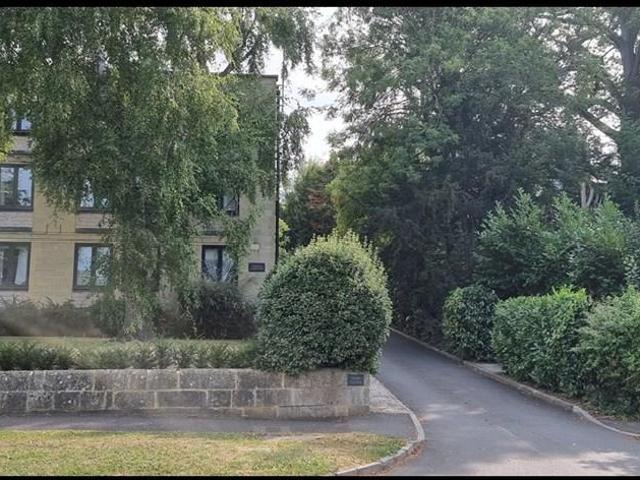 Dahlia Gardens, Bath, BA2 2 bed flat to rent £1,800 pcm £415 pw