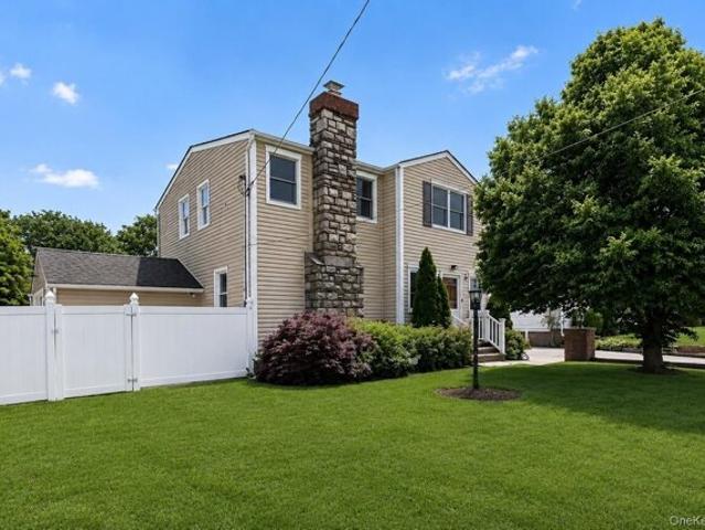 Dail St, New Hyde Park, Home For Sale