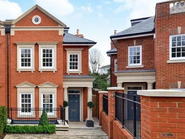 Dairy Walk, London, SW19 5BG, United Kingdom | 5 bed townhouse for rent #167459389 | Rentberry