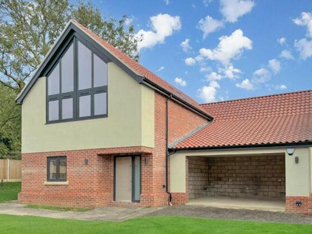 Dairy Farm Gardens, Yarmouth Road, 5 Bedroom Detached