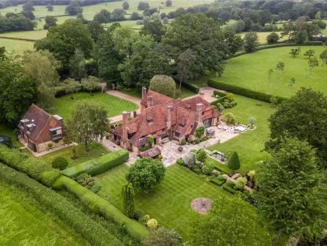 Dairy Lane, Crockham Hill. 5 bed detached house for sale £5.