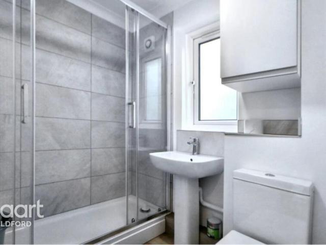 Dairymans Walk, Guildford 1 bed townhouse to rent £1,295 pcm £299 pw