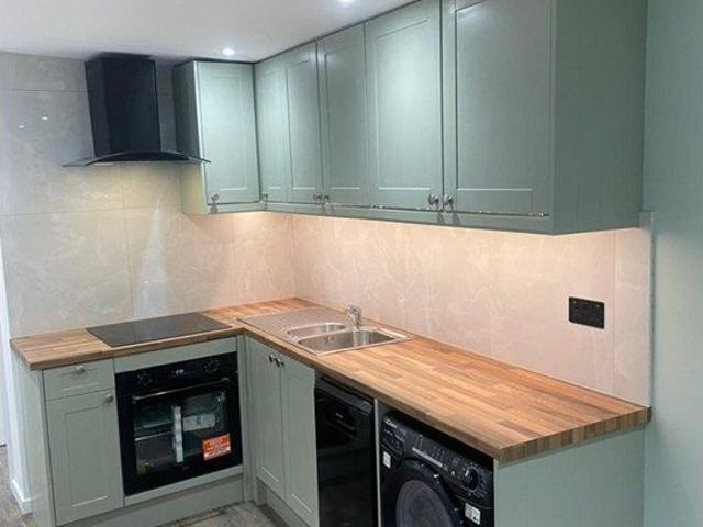 Daisy Close, Croydon CR0, 1 bed flat to rent, £1,300 pcm | PrimeLocation
