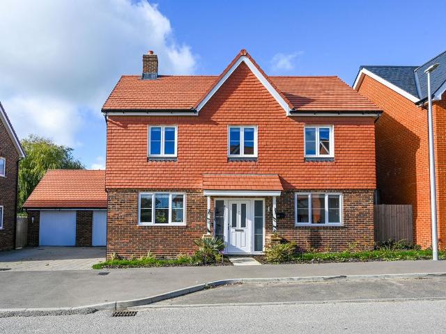 Daisy Drive, Hailsham BN27, 4 bed detached house to rent, £2,000 pcm | PrimeLocation