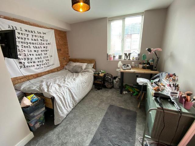Daisy Road, Birmingham B16 5 bed house to rent £3,250 pcm £750 pw