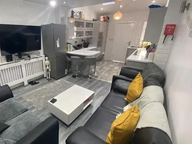 Daisy Road, Birmingham, B16 9DZ, United Kingdom | Room for rent #113644053 | Rentberry