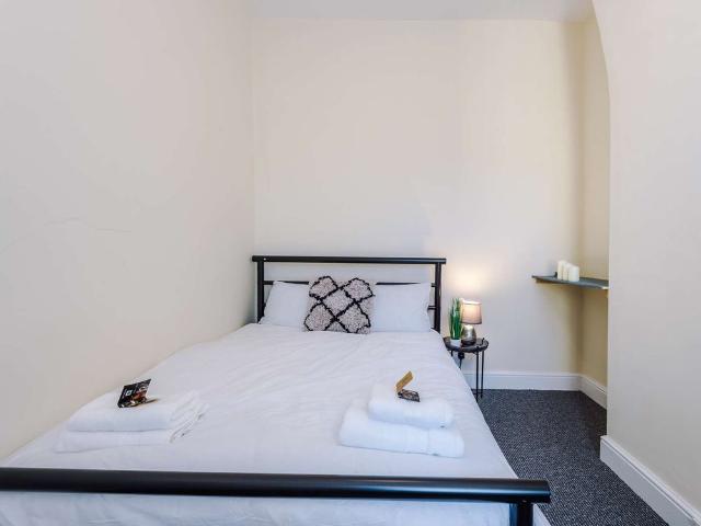 Daisy Street Room 3