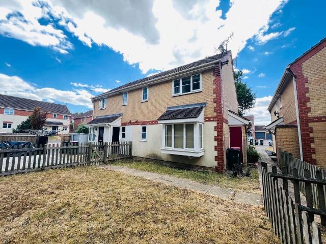 Dakin Close, Crawley RH10, 1 bed property to rent, £1,200 pcm | PrimeLocation