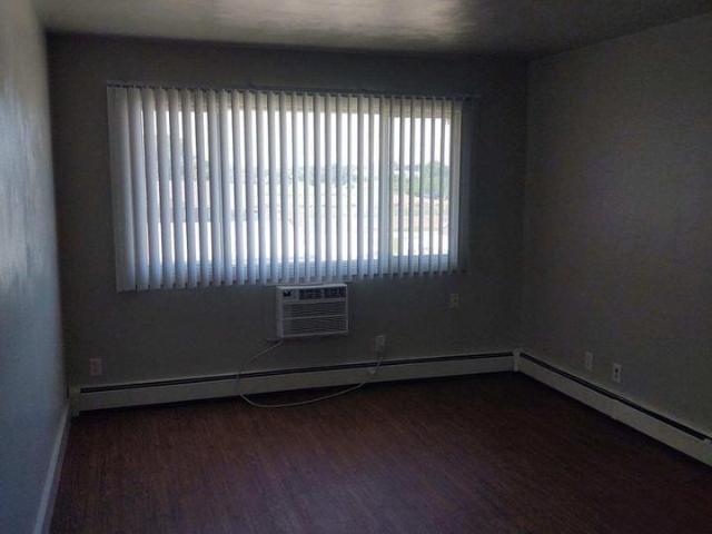 Dakota Bend I & II Studio Apartment for Rent at 300 E 33rd St, South Sioux City, NE 68776