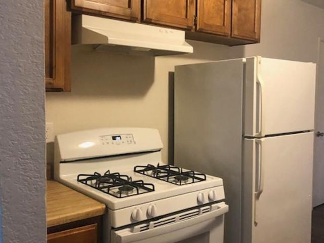 Dakota Garden 1 Bedroom Apartment for Rent at 3330 E Dakota Ave, Fresno, CA 93726 McLane