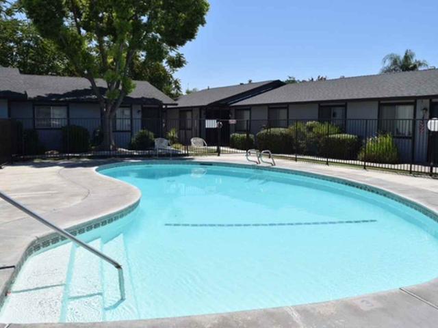 Dakota Garden 2 Bedroom Apartment for Rent at 3330 E Dakota Ave, Fresno, CA 93726 McLane