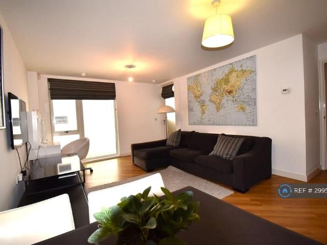 Dakota House, Milton Keynes, MK9 2 bed flat to rent £1,595 pcm £368 pw
