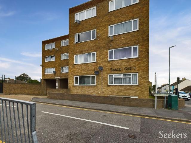 Dalton Street, Deana Court Dalton Street ME7, 1 bed flat to rent, £750 pcm | PrimeLocation