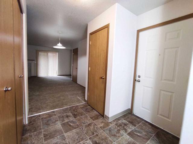 Dalton Park Apartments 3 Bedroom Apartment for Rent at 14201 E Burnside St, Portland, OR 97233 Hazelwood