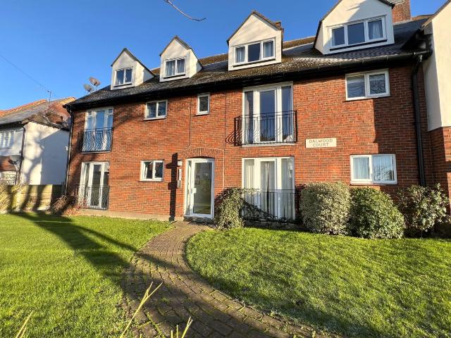 Dalwood Court, Hadleigh Road, Leigh On Sea SS9, 3 bed flat to rent, £1,500 pcm | PrimeLocation