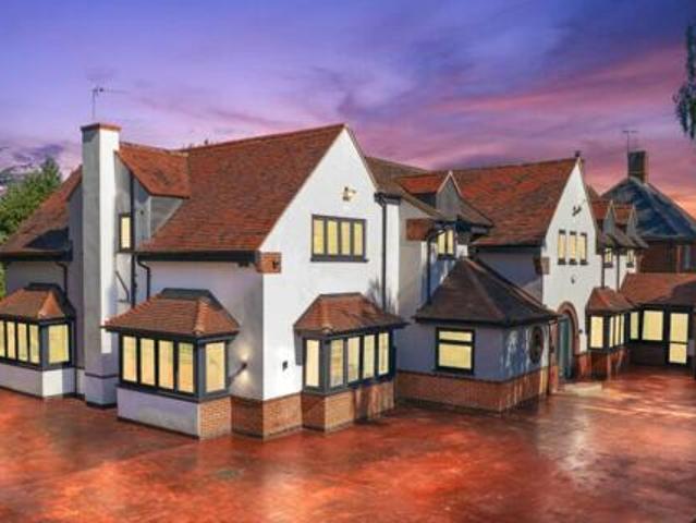 Dalby Avenue, Bushby, 6 Bedroom Detached