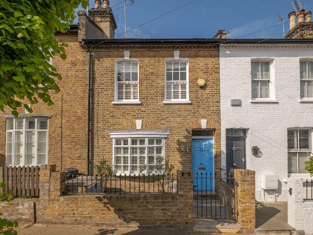 Dalby Road, London SW18, 2 bed cottage to rent, £3,250 pcm | PrimeLocation