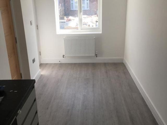 Dale Avenue, Edgware HA8, Studio to rent, £1,250 pcm | PrimeLocation